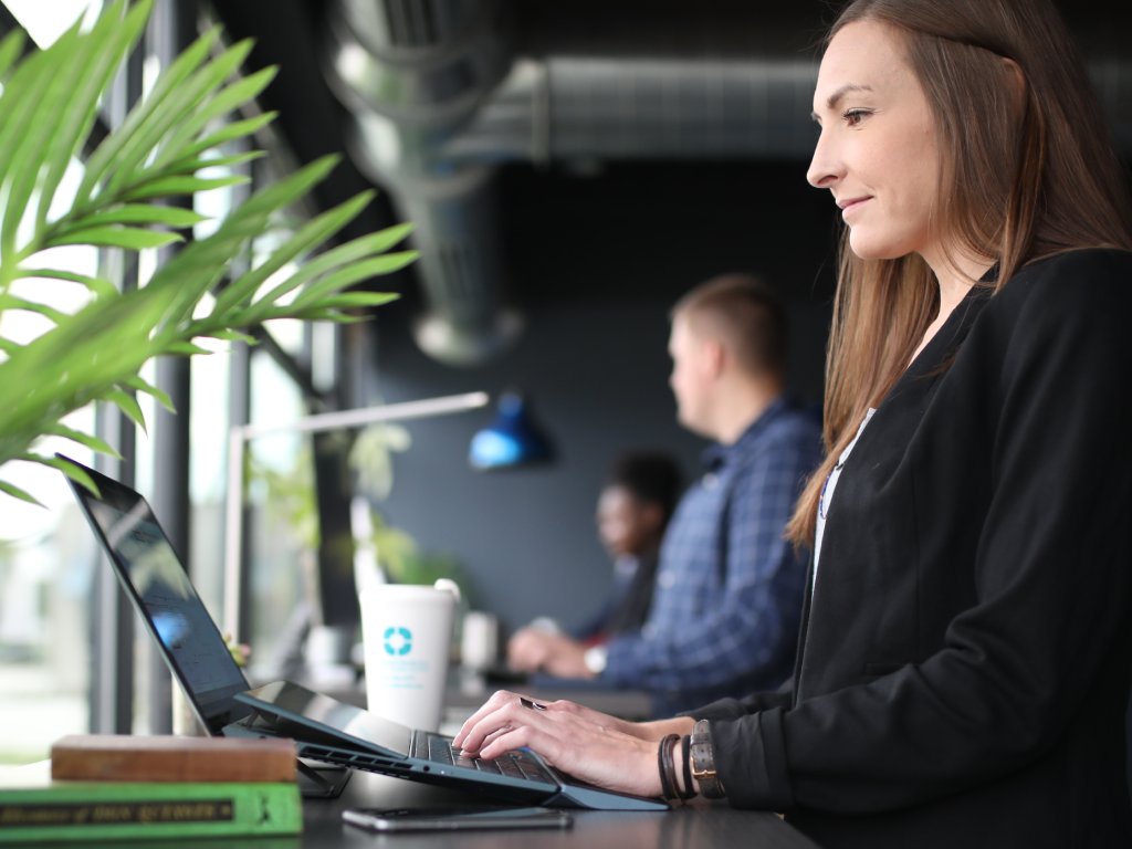 How To Create A Sticky Menu In WordPress